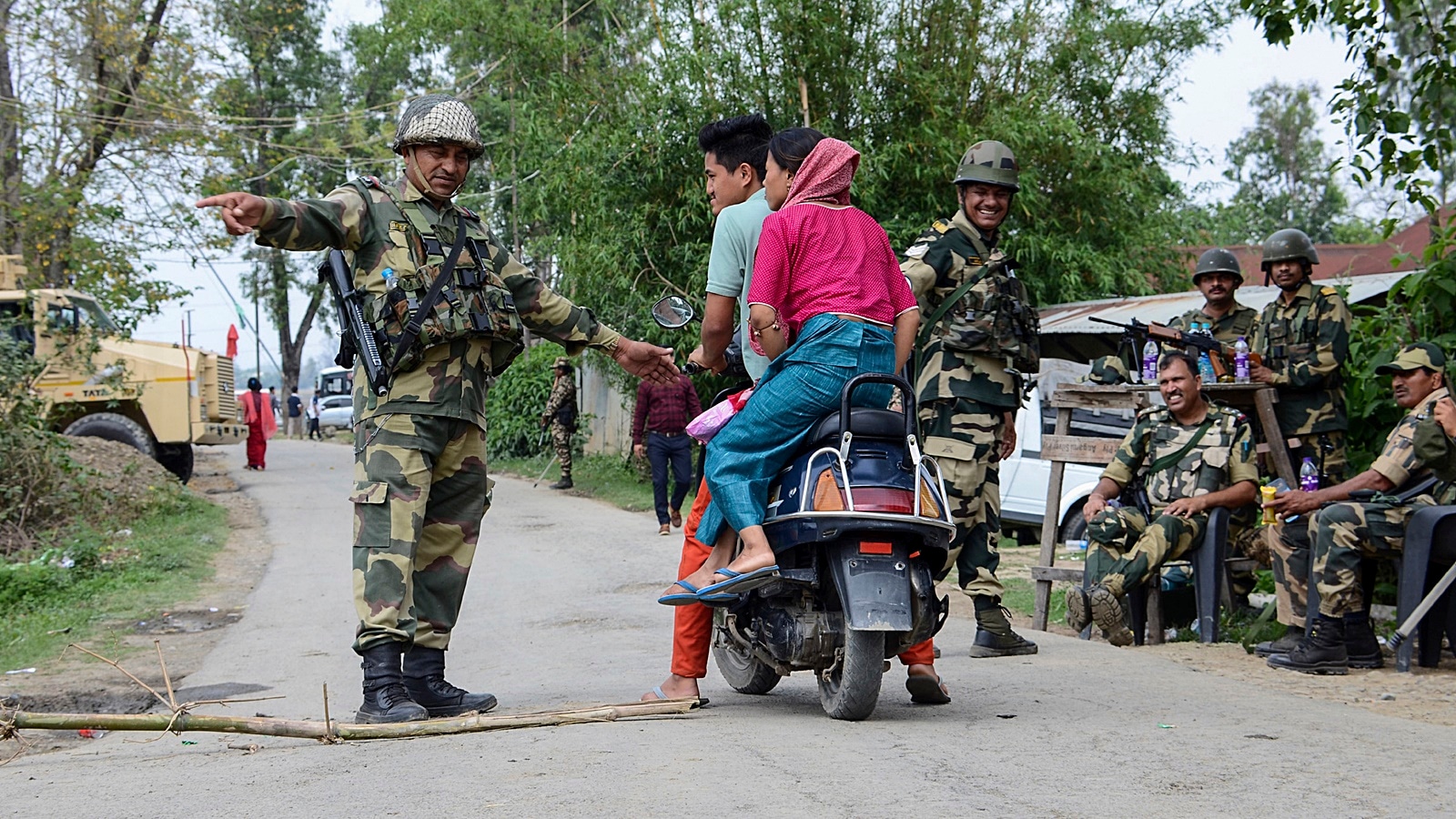 Fresh violence rocks Manipur: 2 personnel killed in attack on CRPF ...