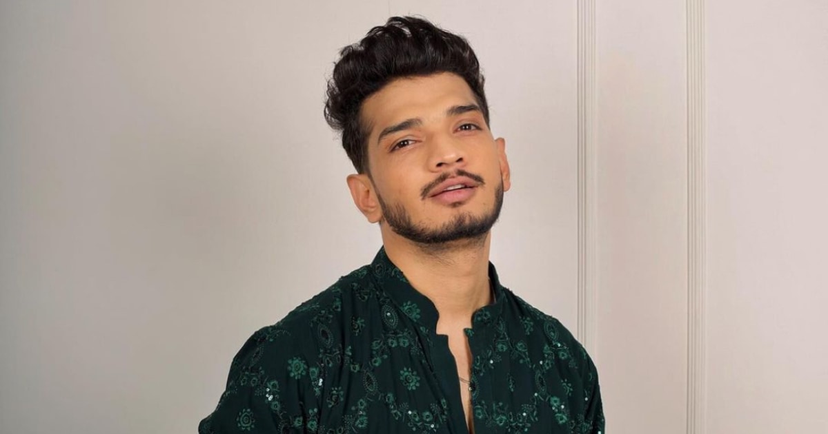 Munawar Faruqui loses his cool after he is pelted with eggs at Mumbai ...