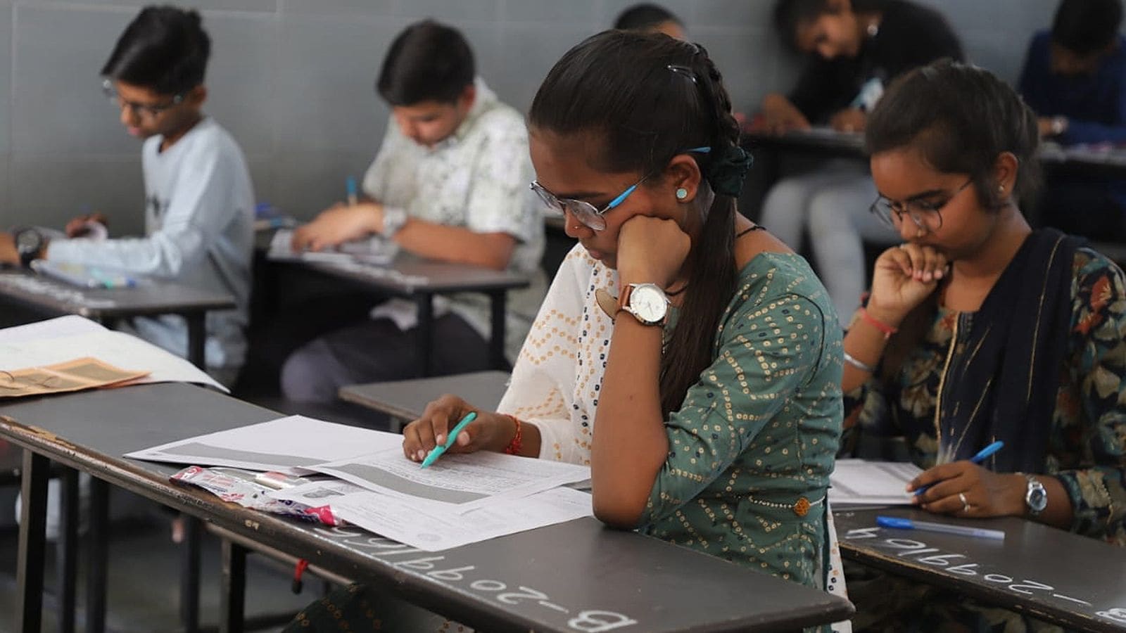 JEE Main 2024 Session 2: Check the number of questions dropped ...