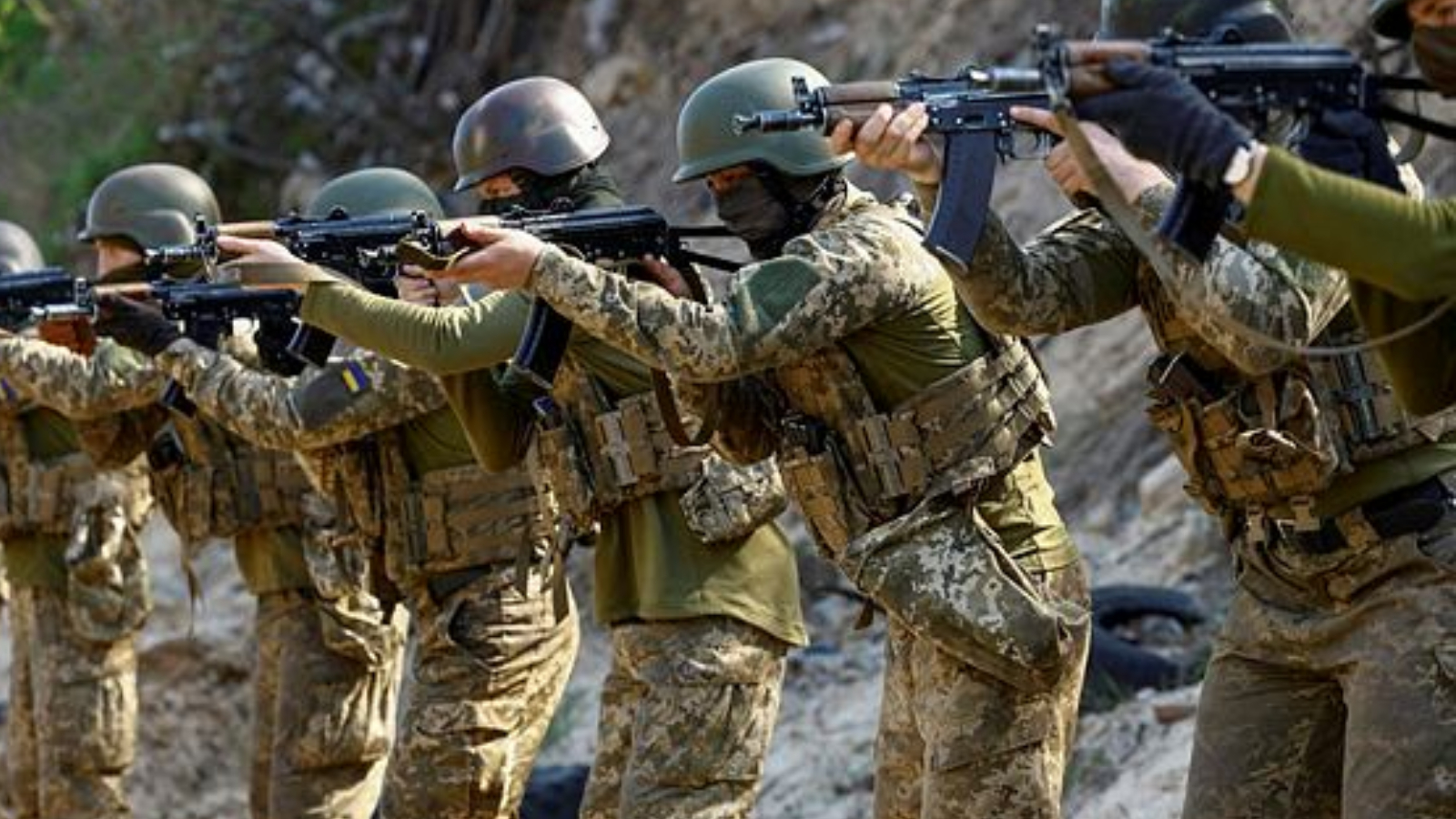 US transfers thousands of seized Iranian guns, rocket launchers ...