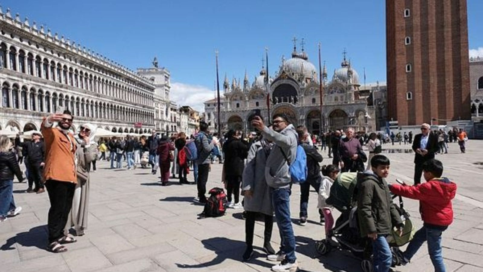 Venice residents protest as city begins tourist entry charge | World ...