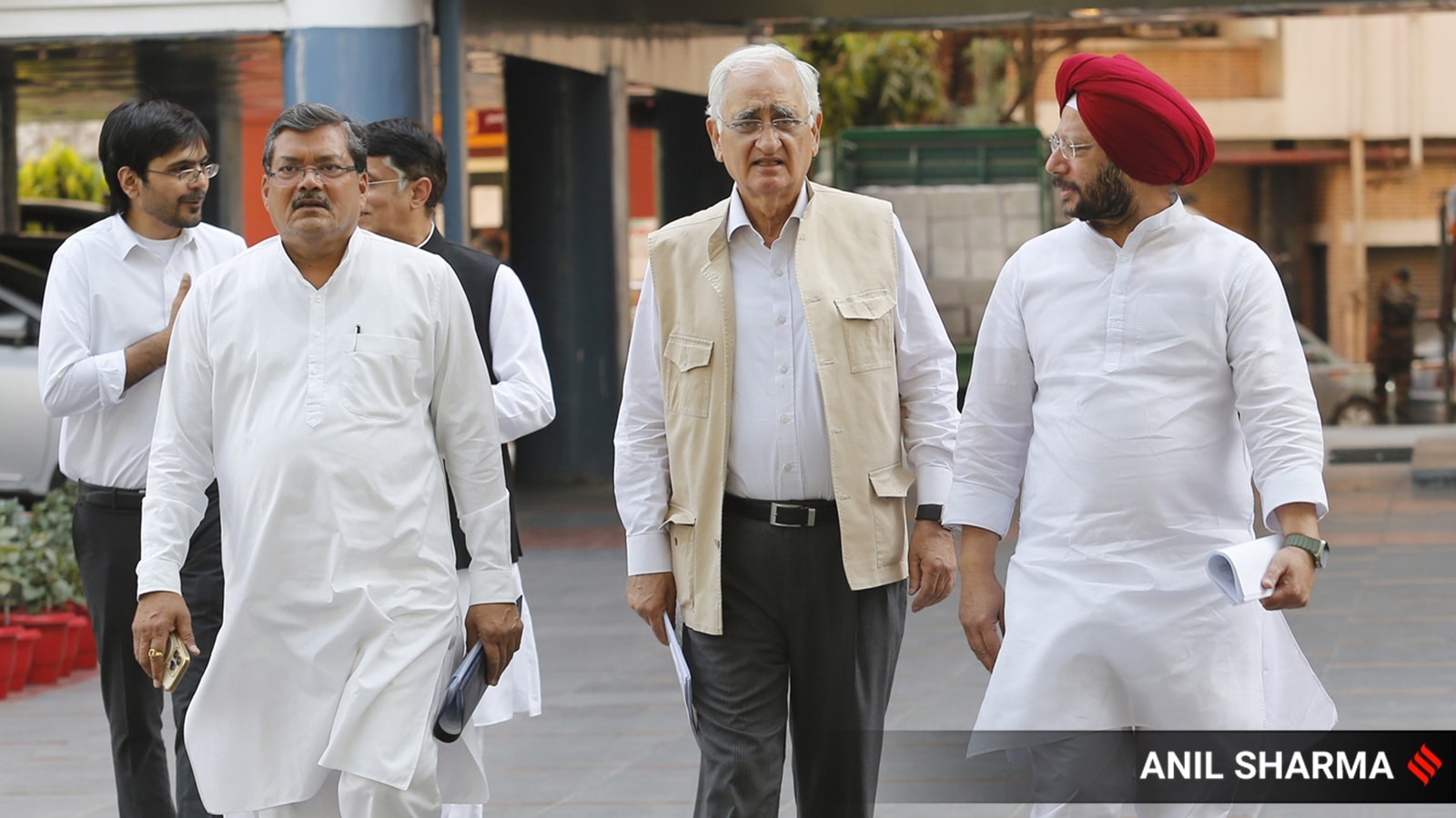 Congress moves Election Commission against PM Modi comparing its ...