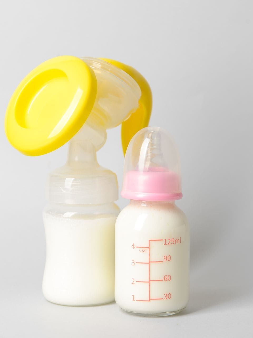 Why new moms must cover the bottle while pumping breast milk