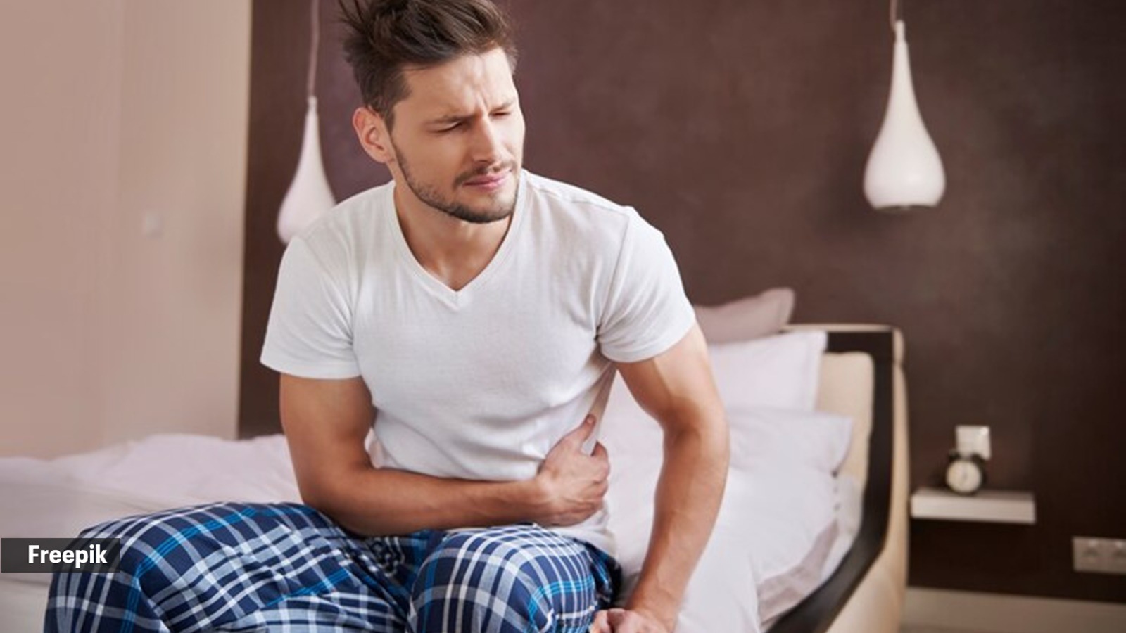 What are the early symptoms of dumping syndrome?