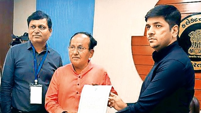 ‘Congress should file Habeas Corpus plea on missing Surat proposers ...