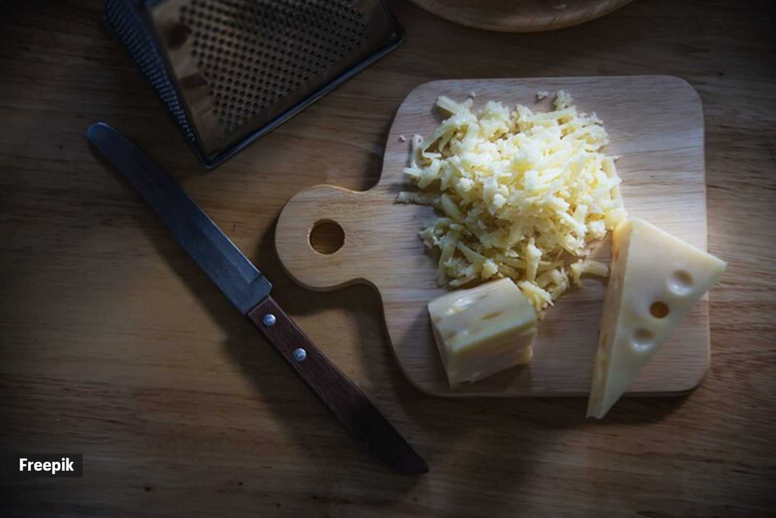 Safe to eat? The truth about wood pulp in pre-grated cheese