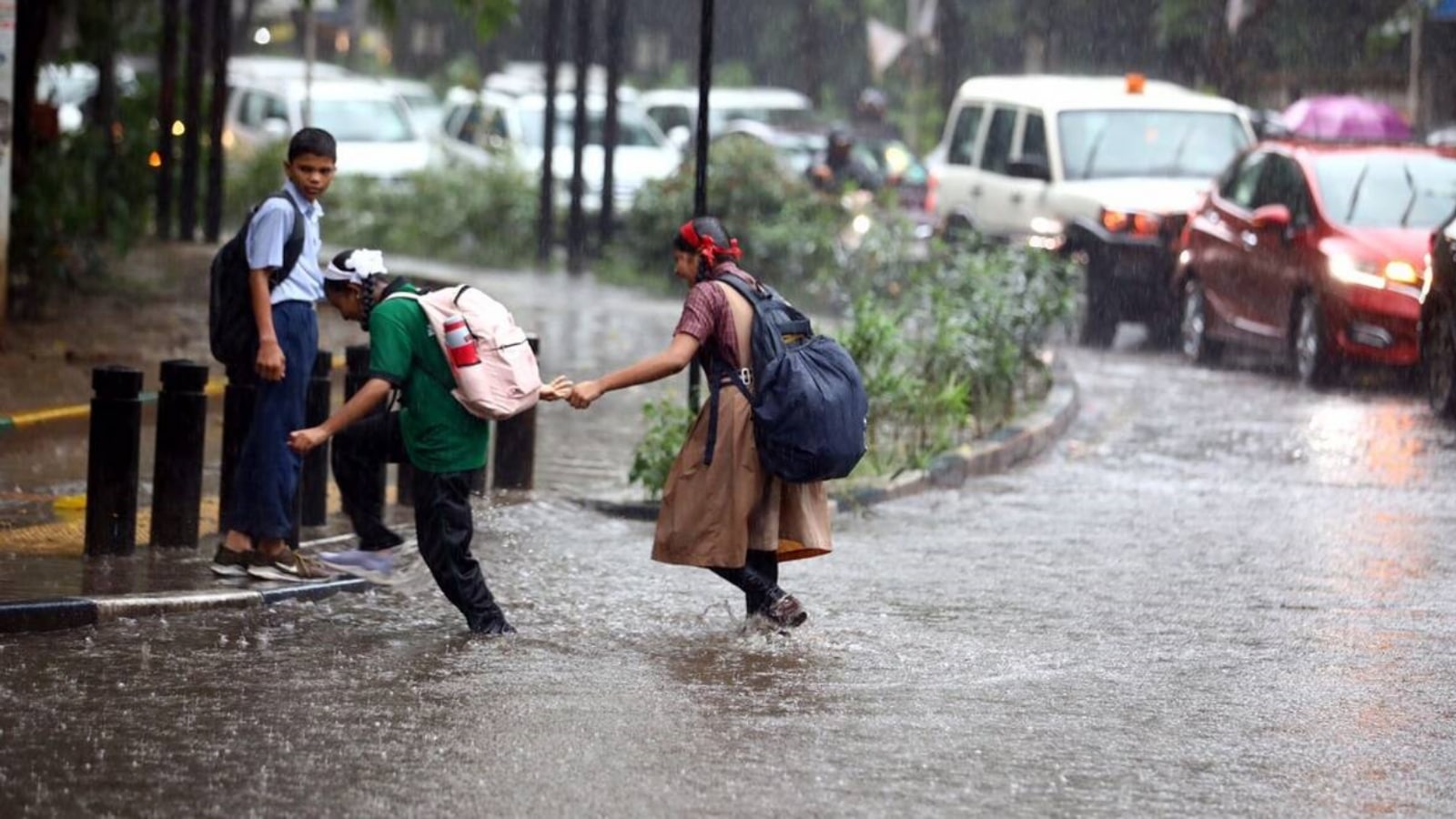 Pune witnesses rain; slight dip in temperature | Pune News - The Indian ...