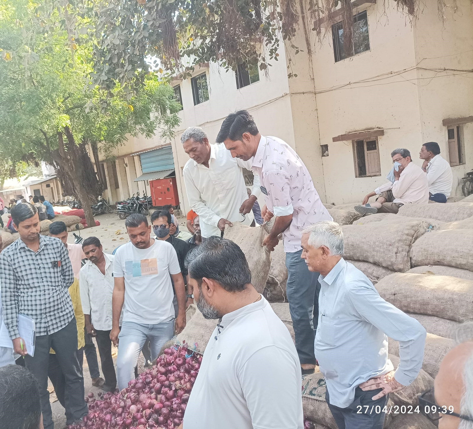 Ground Report: Surat lifeline for Amreli, courtesy an uncontested win ...