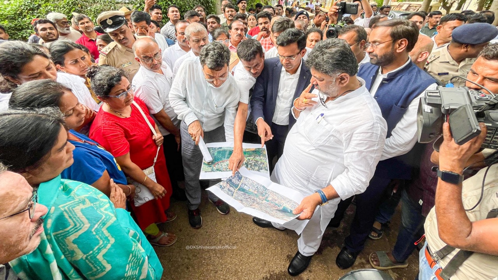 Notice to developers who did not provide basic facilities at private ...