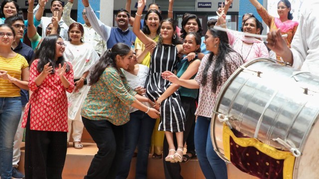 Maharashtra HSC results: Girls outperform boys in Pune district, over ...