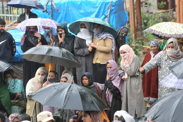 30 yrs after Mehbooba did so, daughter picks up baton, takes the lead ...