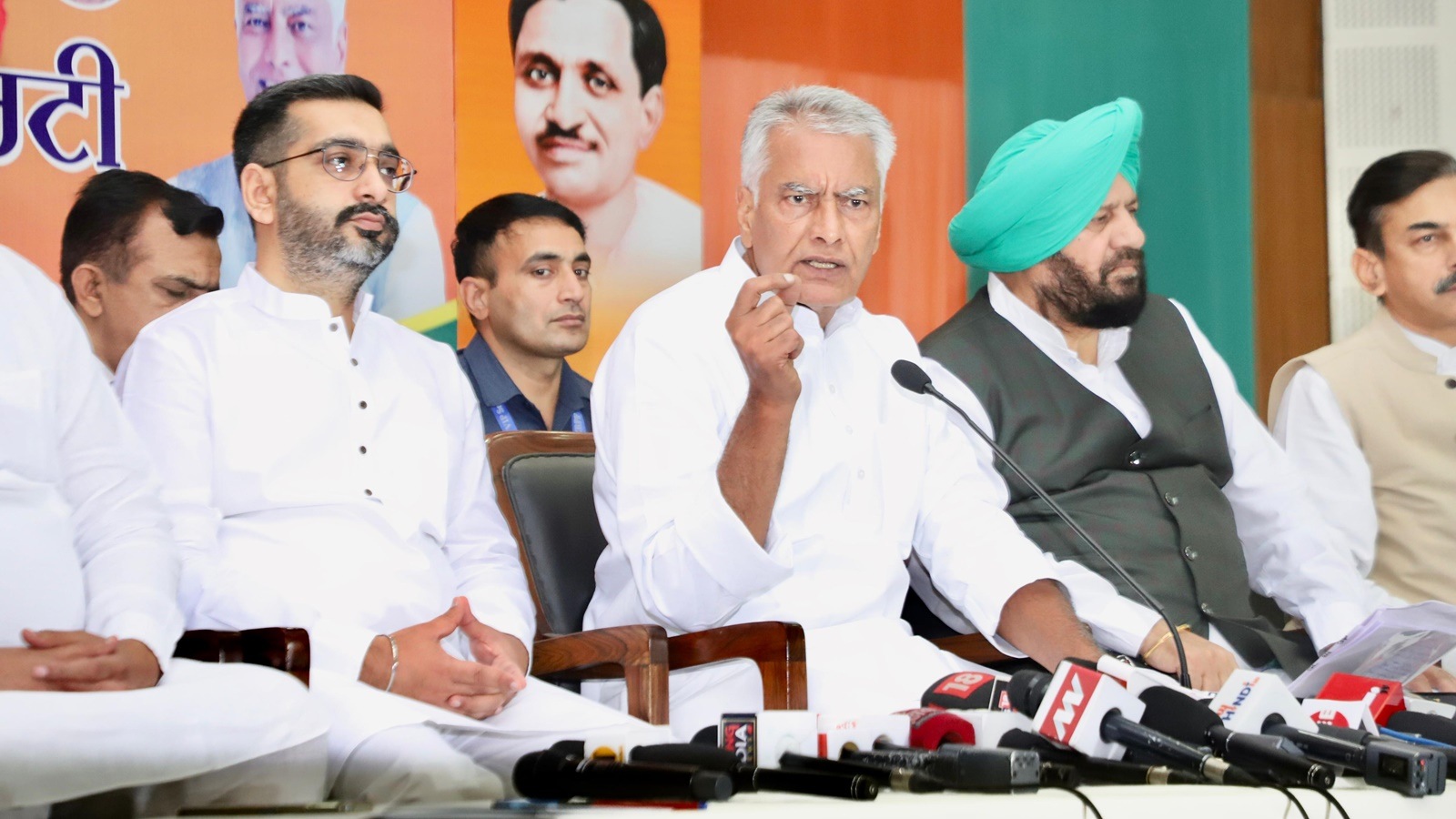 Punjab BJP chief Sunil Jakhar hits out at farmer union leaders: ‘Why no ...