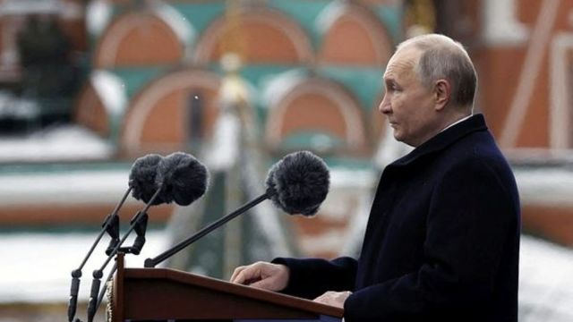 Putin warns of global clash as Russia marks victory in World War Two ...