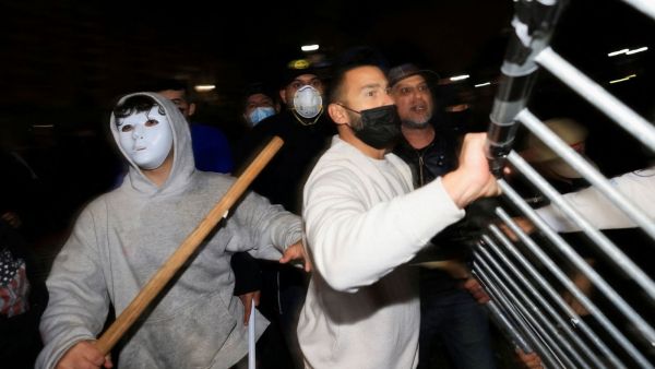 Tension grows as clashes erupt on UCLA campus: What we know so far ...