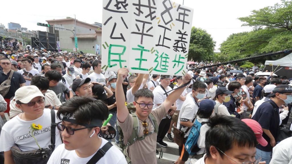Tens of thousands protest against contentious Taiwan parliament reforms ...