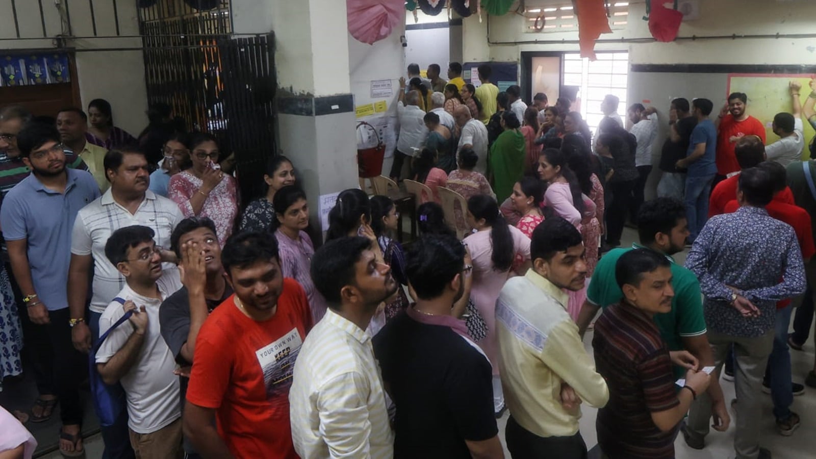 Mumbai News Highlights: Low voter turnout for Lok Sabha elections in ...