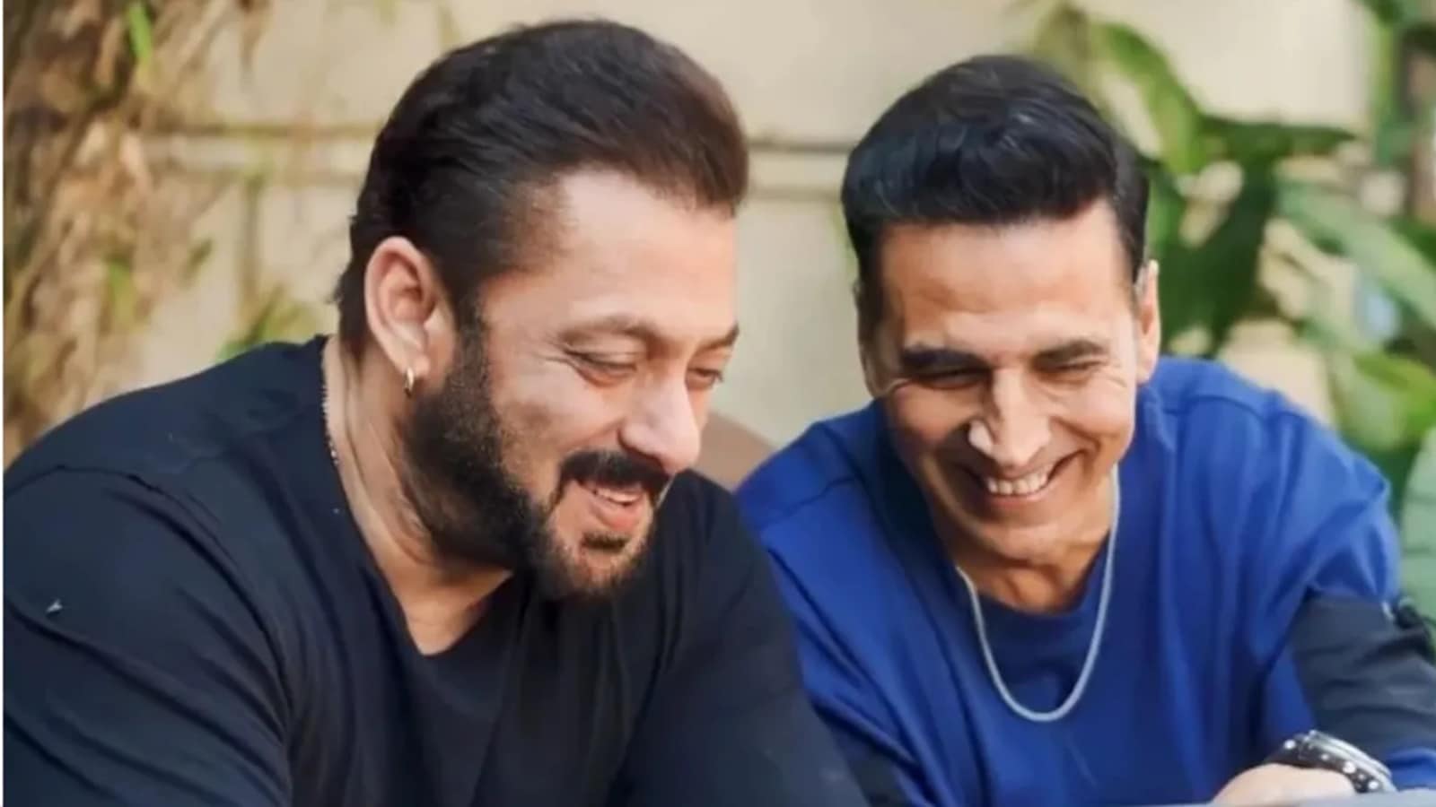 Director reveals Akshay Kumar is 'very punctual' while Salman Khan ...