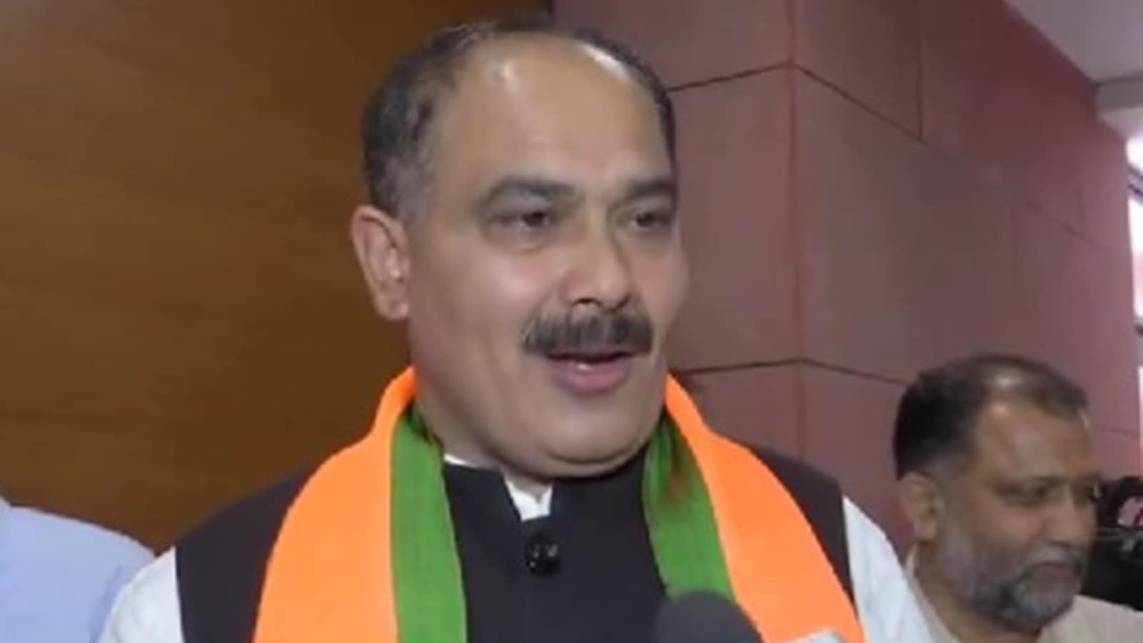 Himachal police book BJP candidate Davinder Kumar Bhutto and son in ...