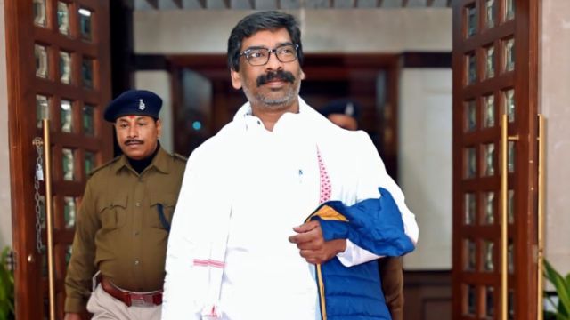 SC disposes of former Jharkhand CM Hemant Soren’s plea in money laundering case | India News ...