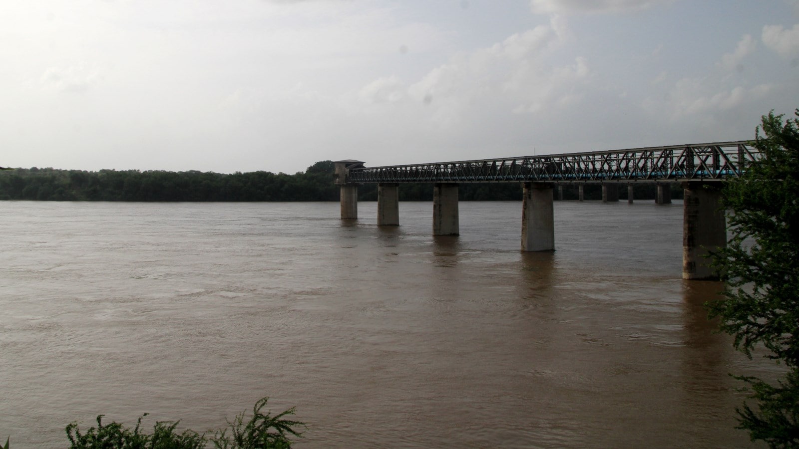 Bodies of 4 men found by local boatmen in Mahisagar river, probe ...