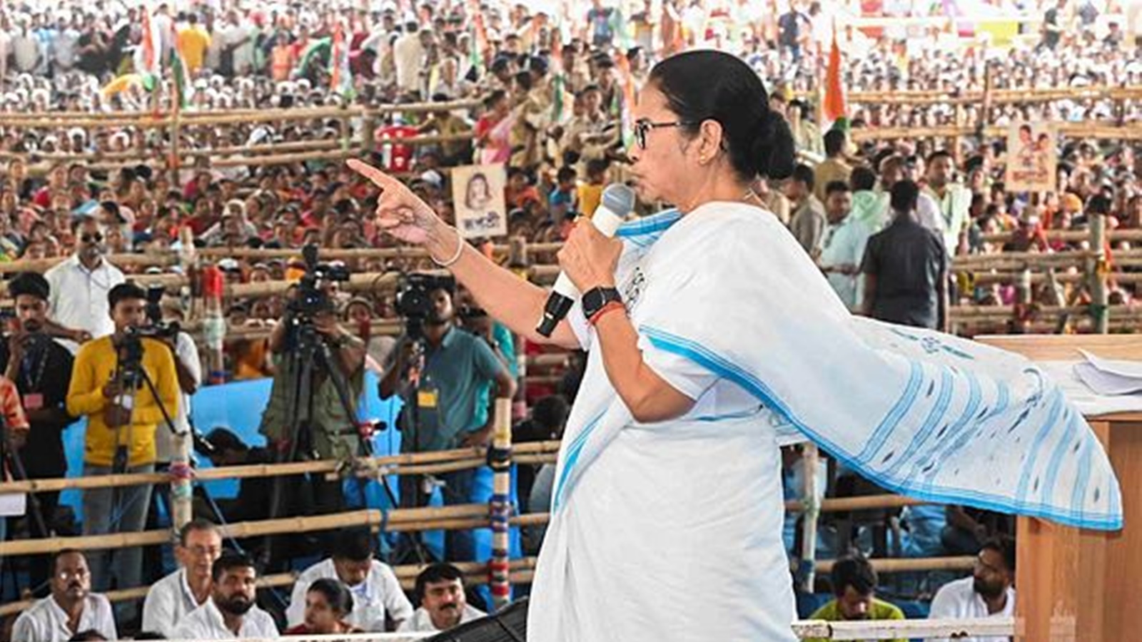 In 24 hours, Mamata goes from ‘outside support’ to INDIA bloc to ‘very ...