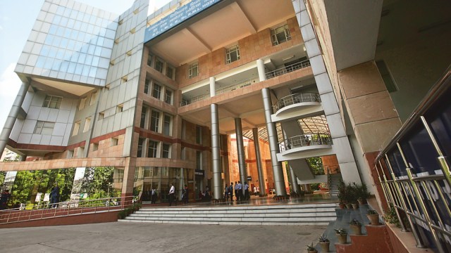 Bribes from patients, fake certificates: CBI busts doctor-supplier ...