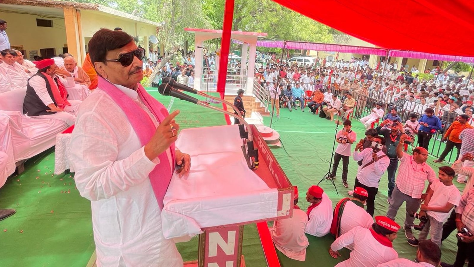 SP leader Shivpal Yadav forced to leave Badaun as per Election ... SP leader Shivpal Yadav forced to leave Badaun as per Election ...