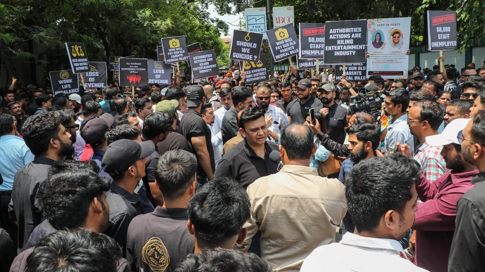 Pune Porsche crash | 'Knee-jerk reaction’: Pune bar owners, staff ...