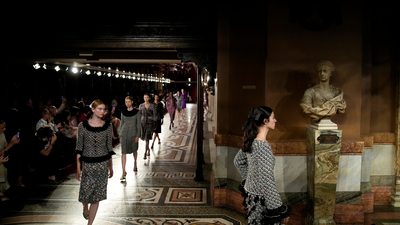 Chanel goes to the opera in a gleaming but designer-less couture ...