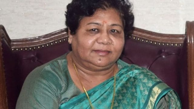 Manipur Governor Anusuiya Uikey reviews security situation, asks DGP to ... Manipur Governor Anusuiya Uikey reviews security situation, asks DGP to ...