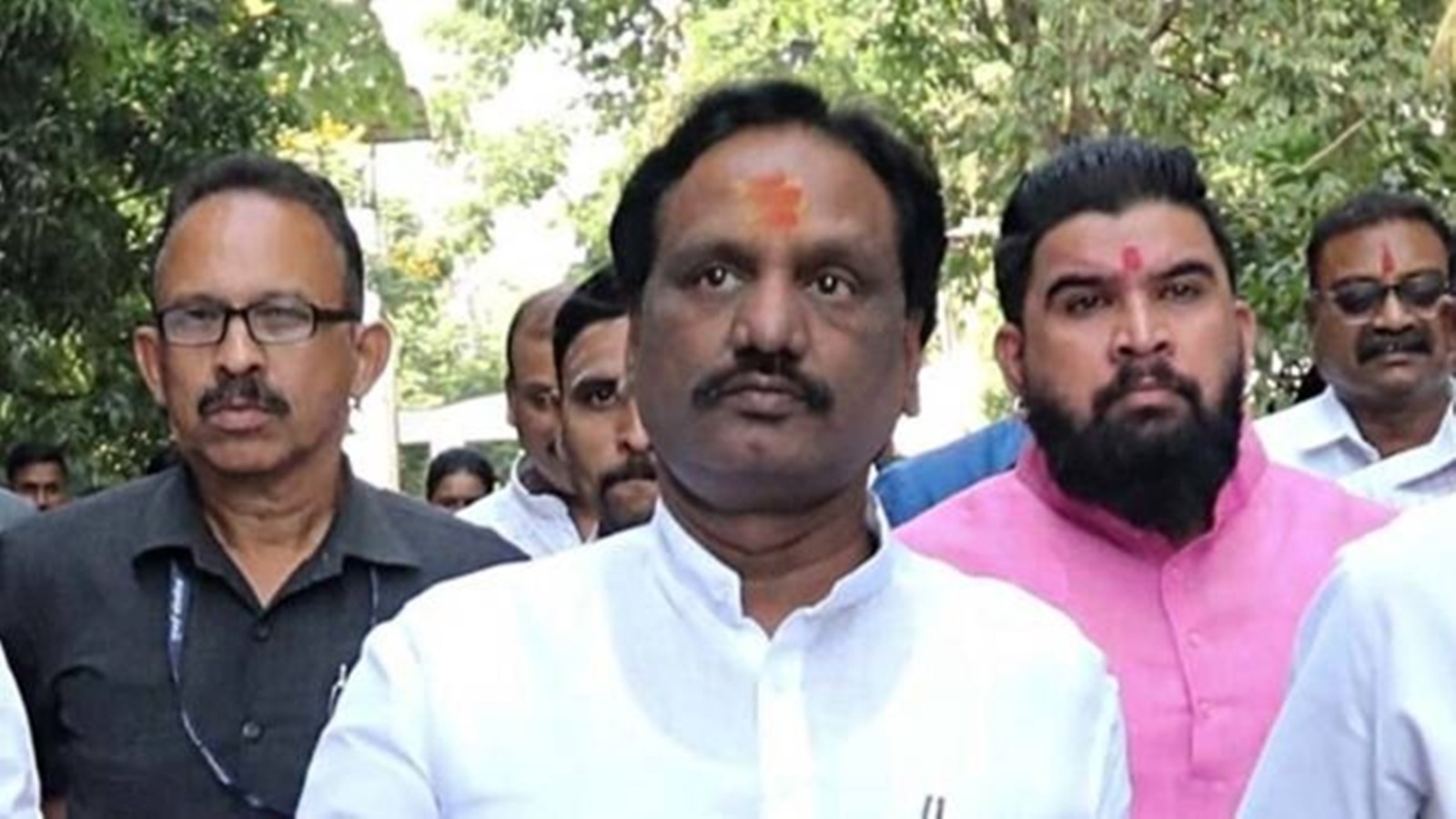 Opposition leaders seek suspension of Mumbai PWD engineers, officials ...