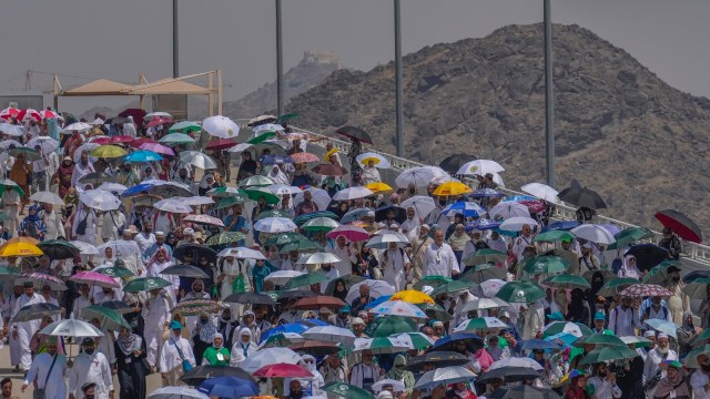 At least 550 visitors on Hajj pilgrimage die of extreme heat in Mecca ...