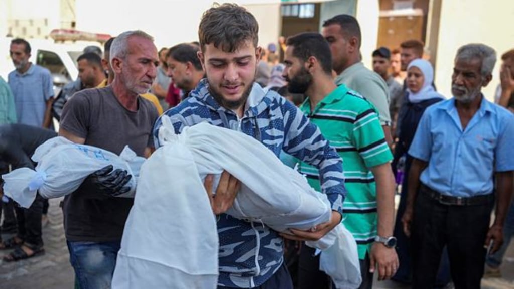 Israel maintains a shadowy hospital in the desert for Gaza detainees ... Israel maintains a shadowy hospital in the desert for Gaza detainees ...