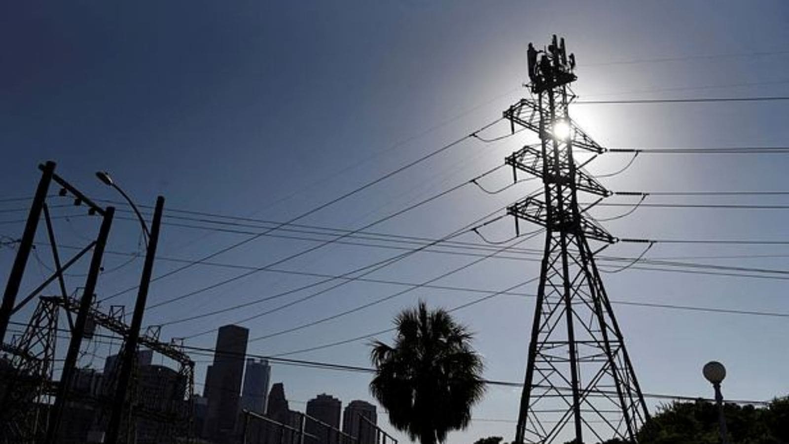 Woman dies of electric shock from broken cable of dislocated electric ...