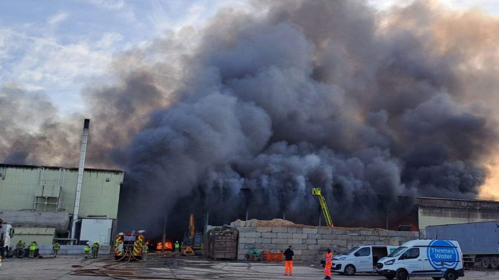 Major blaze in north London after 500 tonnes of waste goes up in flames ...