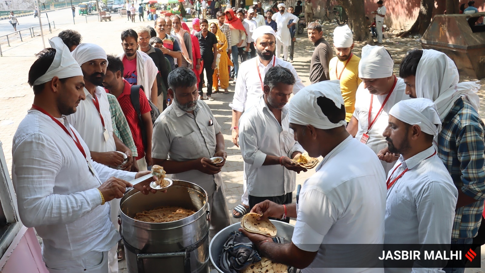 Free food service started by ‘Langar Baba’ decades ago at PGIMER ...