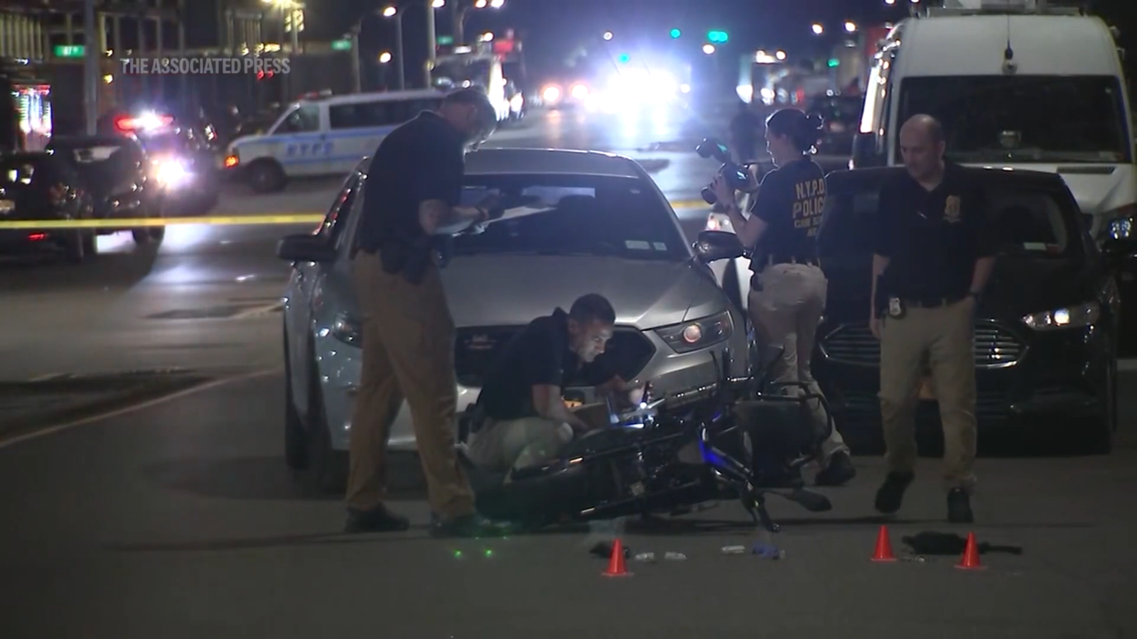 2 NYC officers and a gunman shot and wounded during a pursuit ...