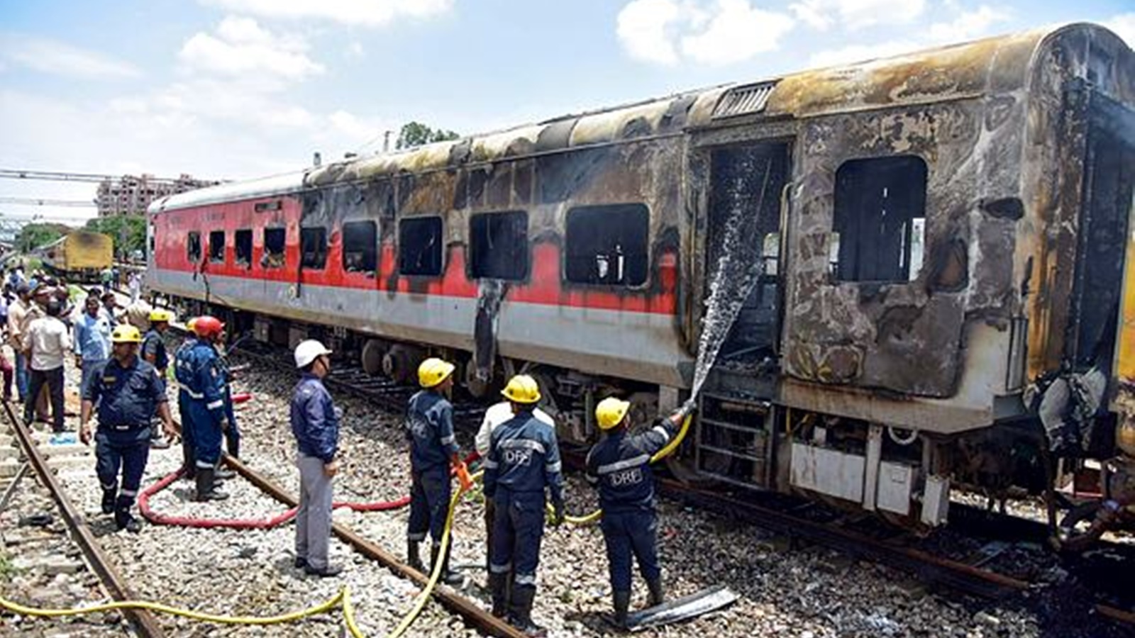 Minor fire erupts in pantry car of train parked for maintenance in ...