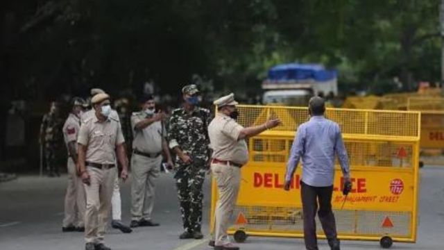 Delhi cops crack down on underage drivers: Challans up seven-fold from ...