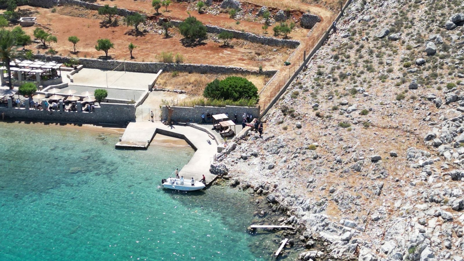 Dutch tourist found dead on Greek island and 4 other foreign tourists ...