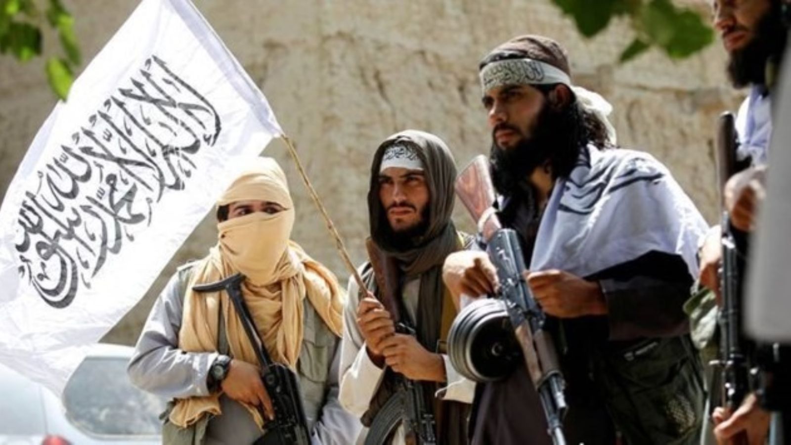 The Taliban publicly flogs 63 people including women accused of crimes ...