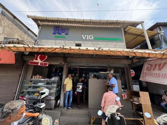 From dal pakwan to chole bhature, this 75-year-old Sindhi restaurant in ...