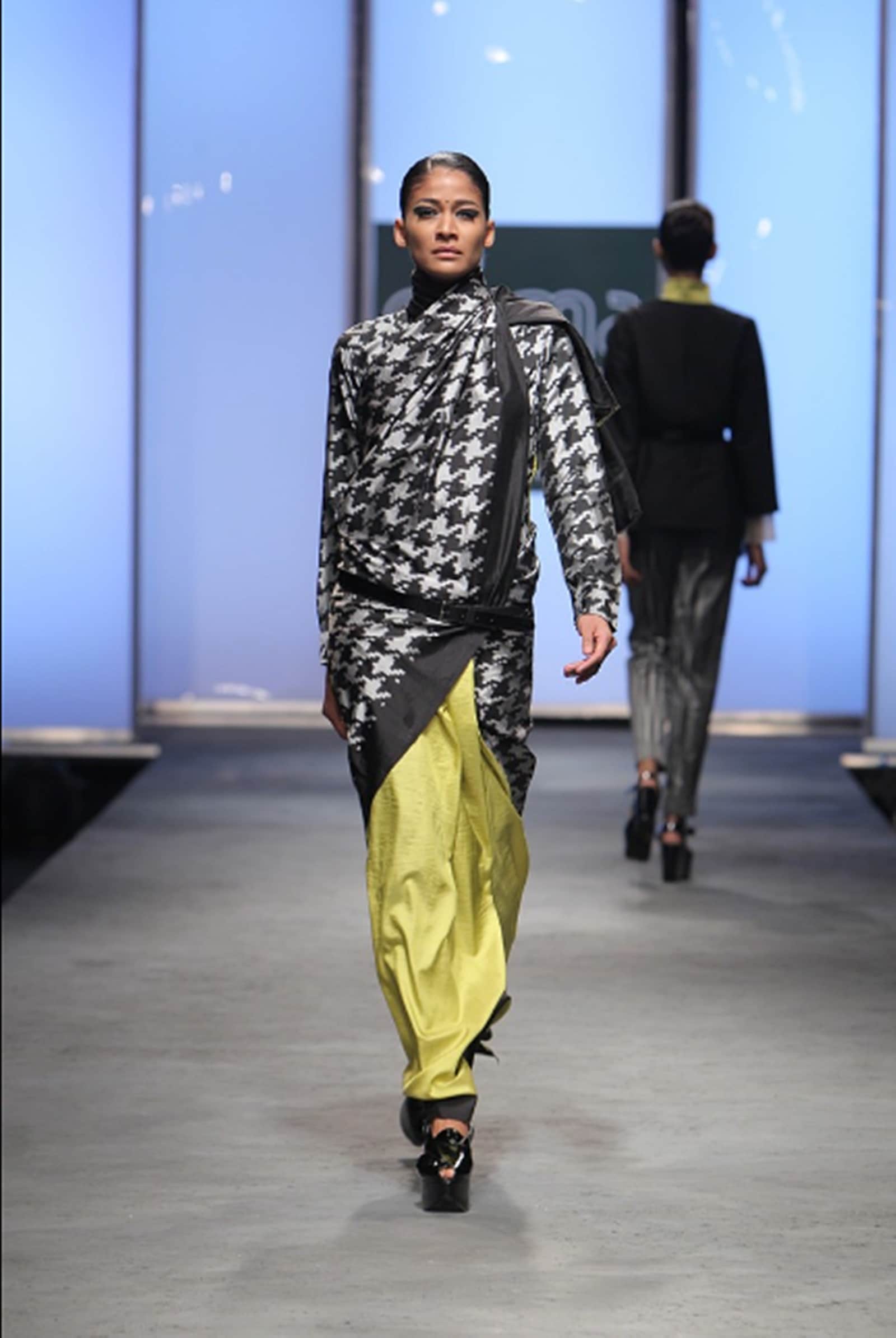 How to differentiate between real and fake ikat?