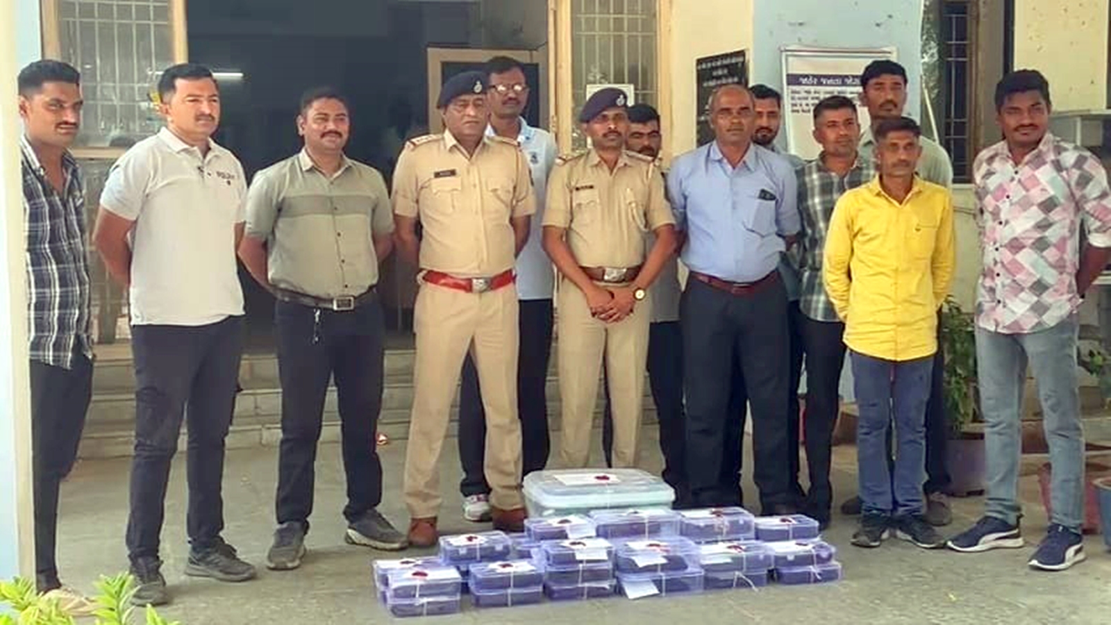 Abandoned drug packets worth Rs 16 cr seized in Devbhumi Dwarka, say ...