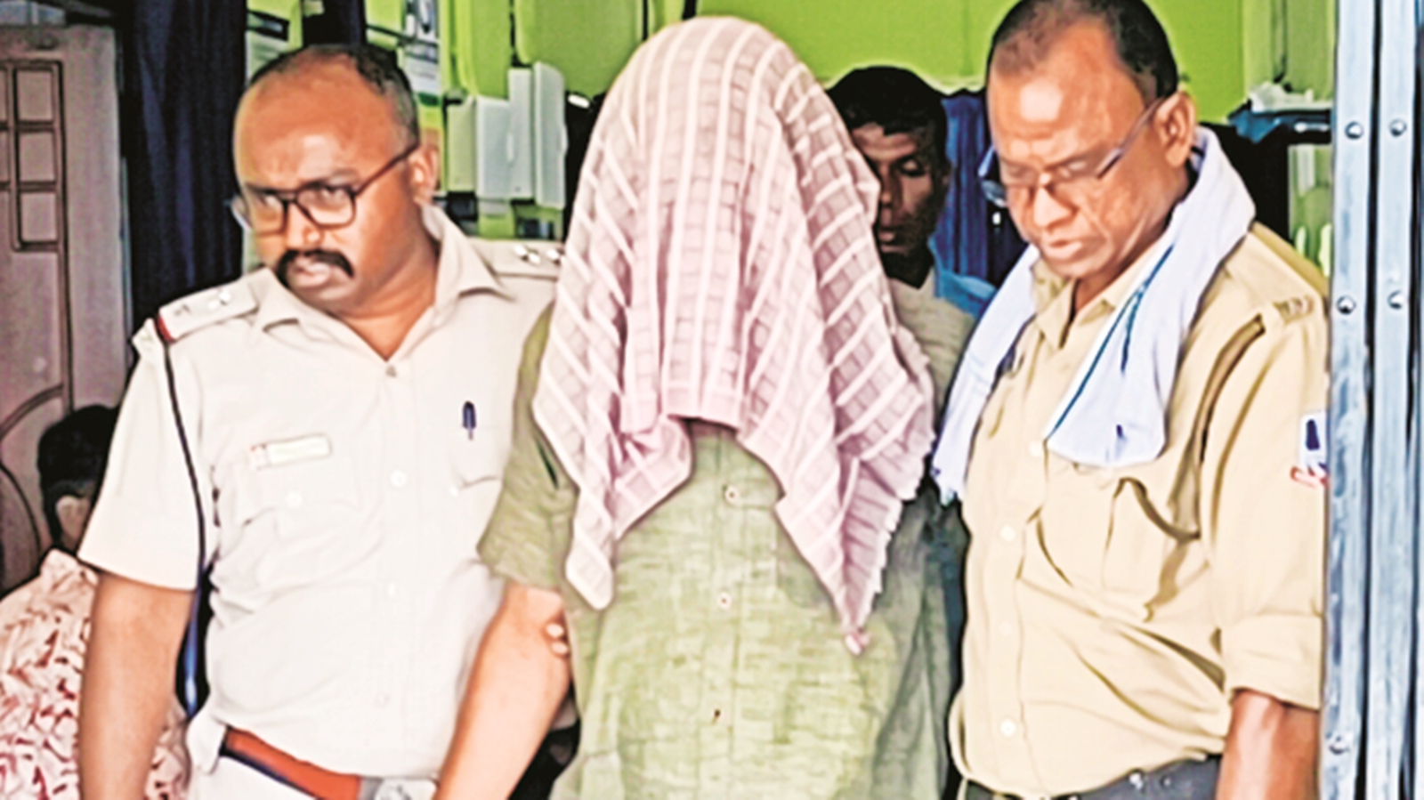 West Bengal police arrest college student for alleged links with ...
