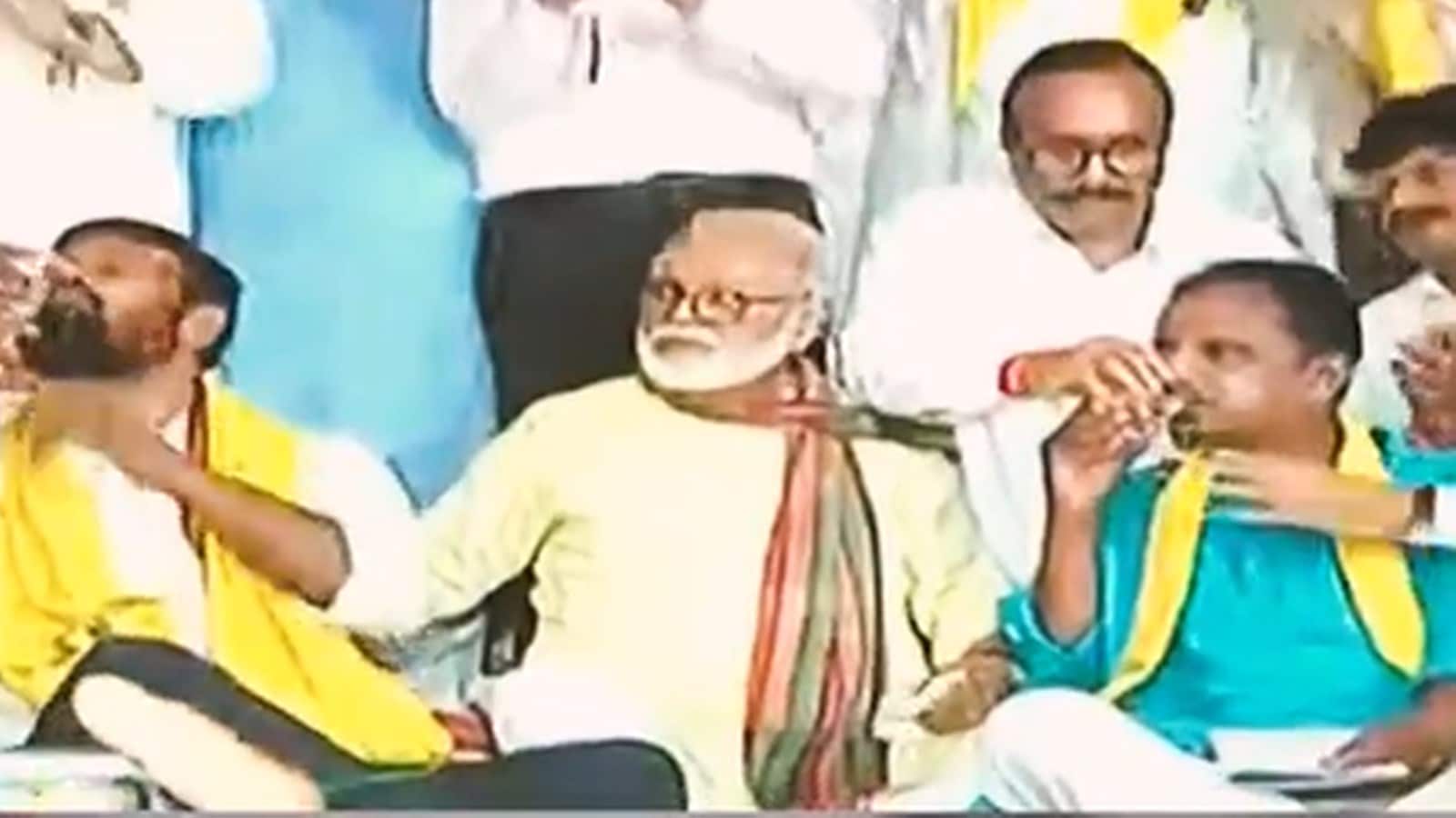 OBC activists end fast in Jalna after meeting govt delegation | Mumbai ...