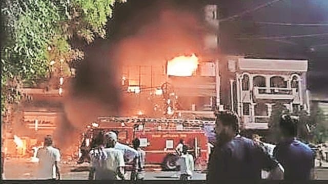 Vivek Vihar fire: Waiting for return, parents of rescued infants ...