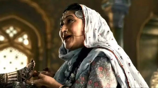 Sanjay Leela Bhansali awards his actors Rs 500 every time they deliver a great shot: Jayati ...