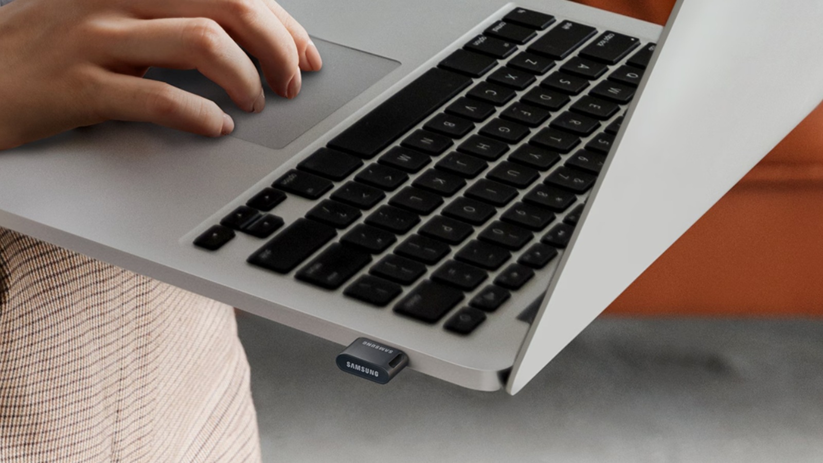 Samsung FIT Plus is a modular storage solution for laptops with space ...