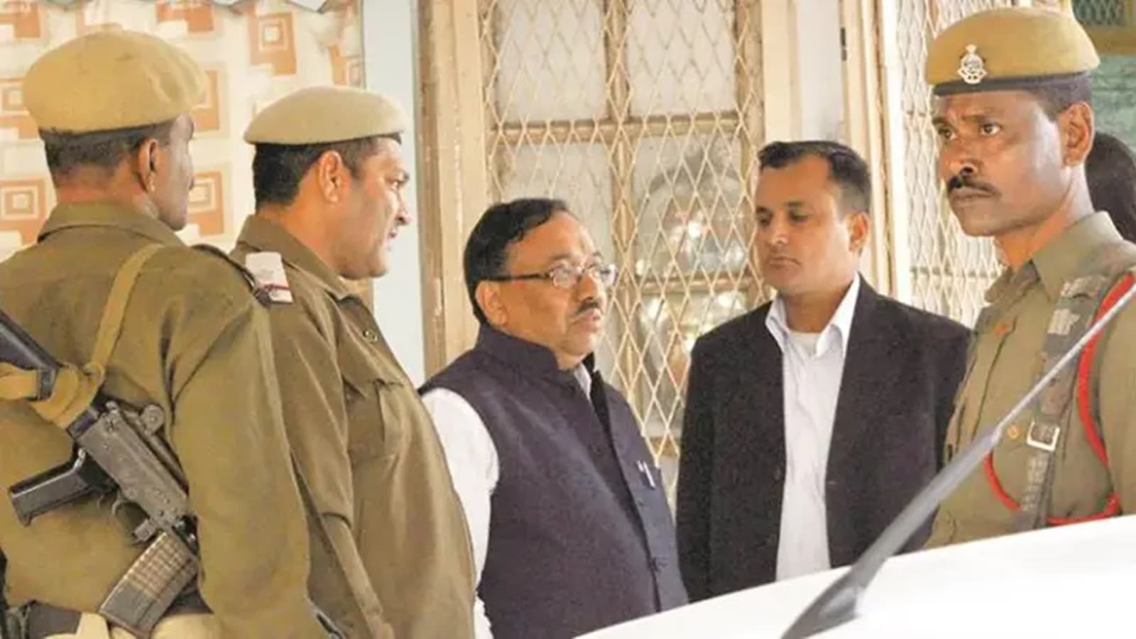 ‘Genuine candidates’ cheated in cash-for-jobs scam, court convicts ex ...